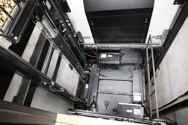 LULA Elevator | Small commercial elevator | Cibes Symmetry