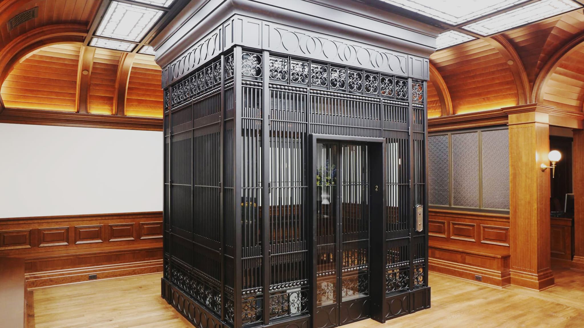 LULA Elevator | Small commercial elevator | Cibes Symmetry