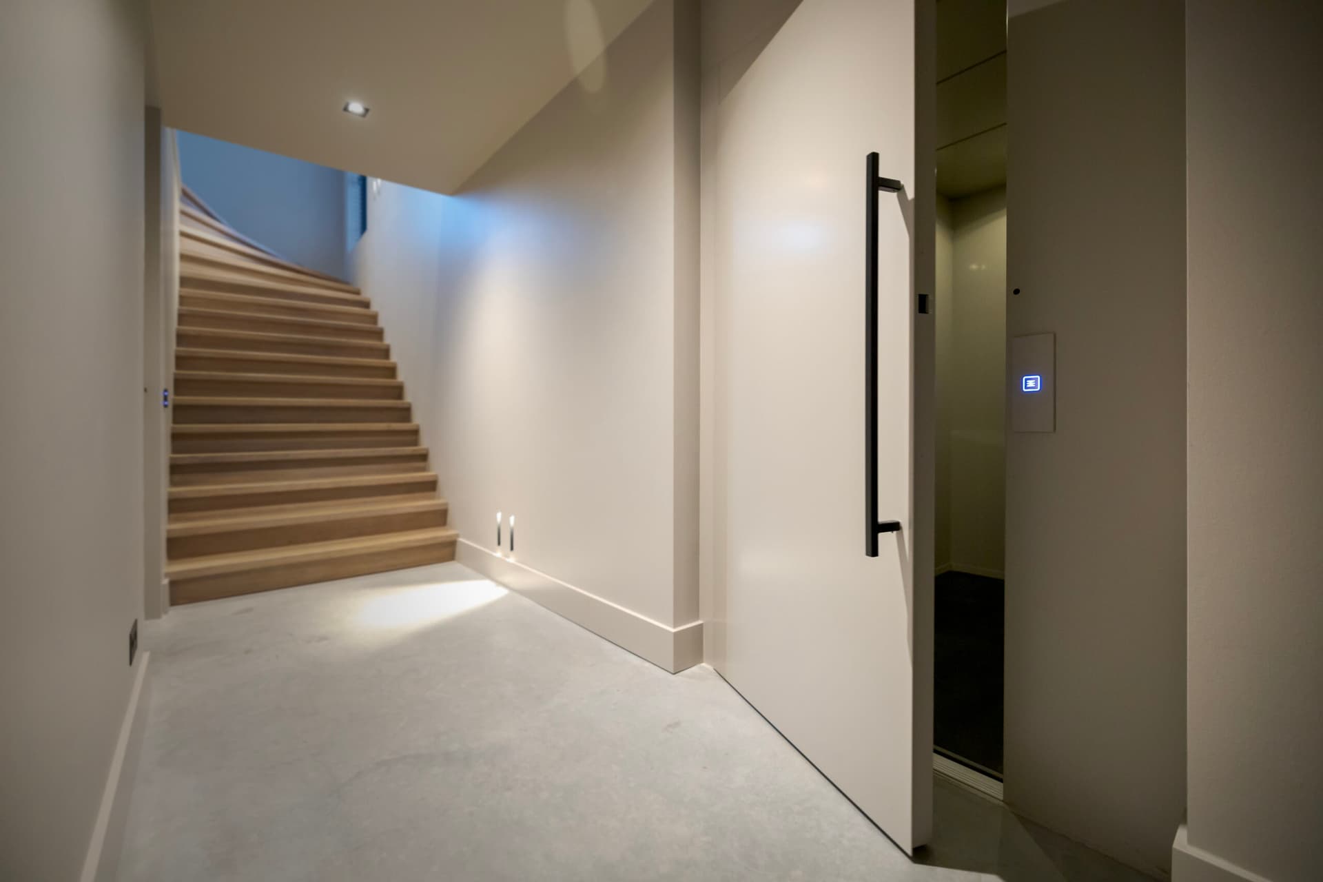 Cibes A5000 Platform lift | Cibes Symmetry