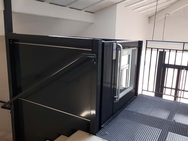 Cibes A5000 Platform lift | Cibes Symmetry
